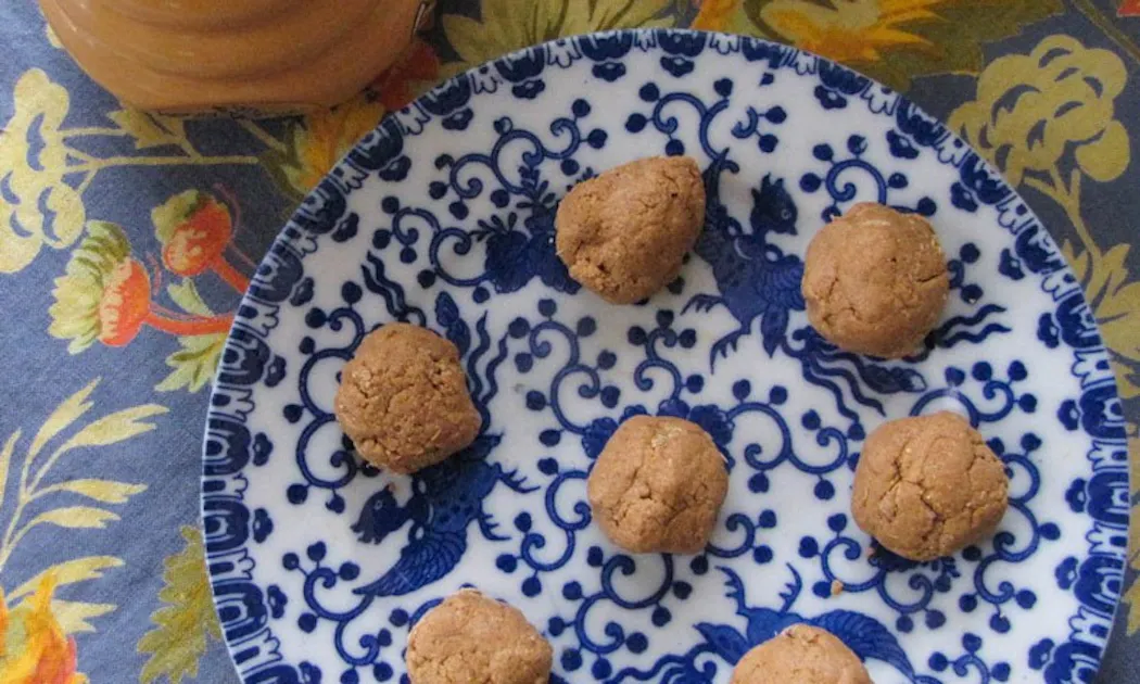 RECIPE: All-Natural Herbal Sore Throat Soothers - Azure Standard